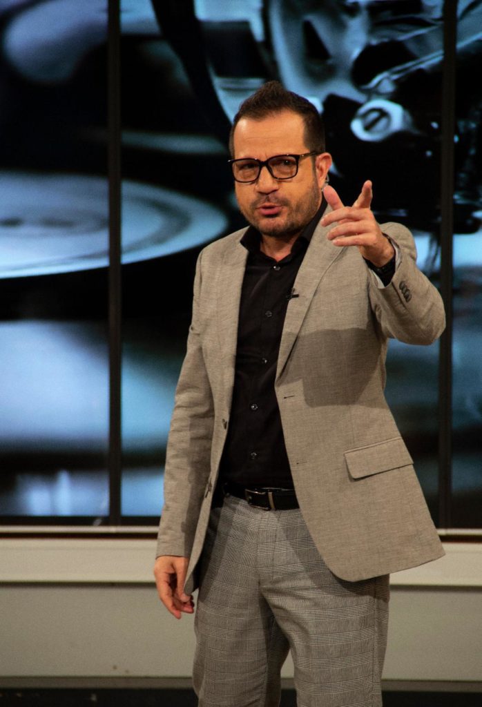 Carlos Armando Cabrera entrevista al célebre periodista cubano Sánchez ...