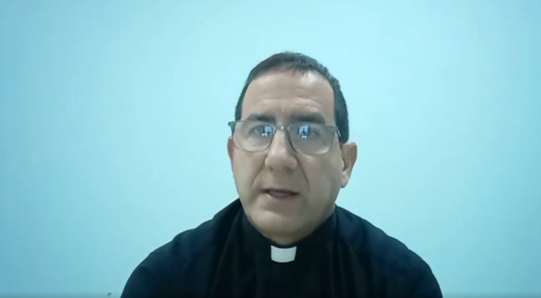 Sacerdote Alberto Reyes: "El 'sistema cubano' ahoga la libertad"