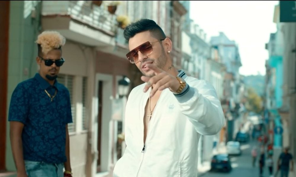 Alex Duvall celebra el cumpleaños de su novia en Cayo Guillermo