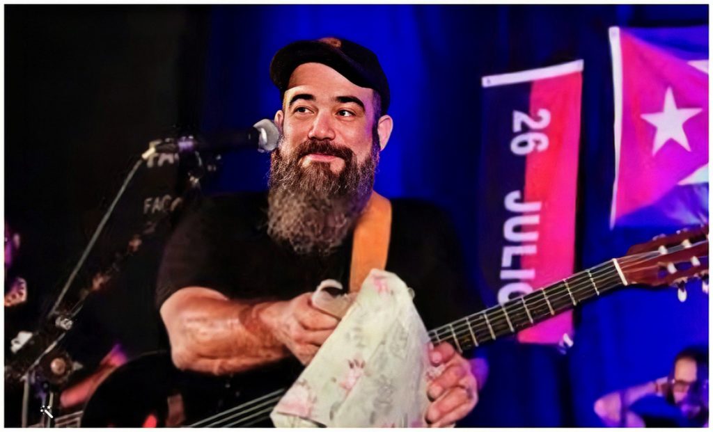 Ray Fernández solo puede vender su concierto por 300 pesos