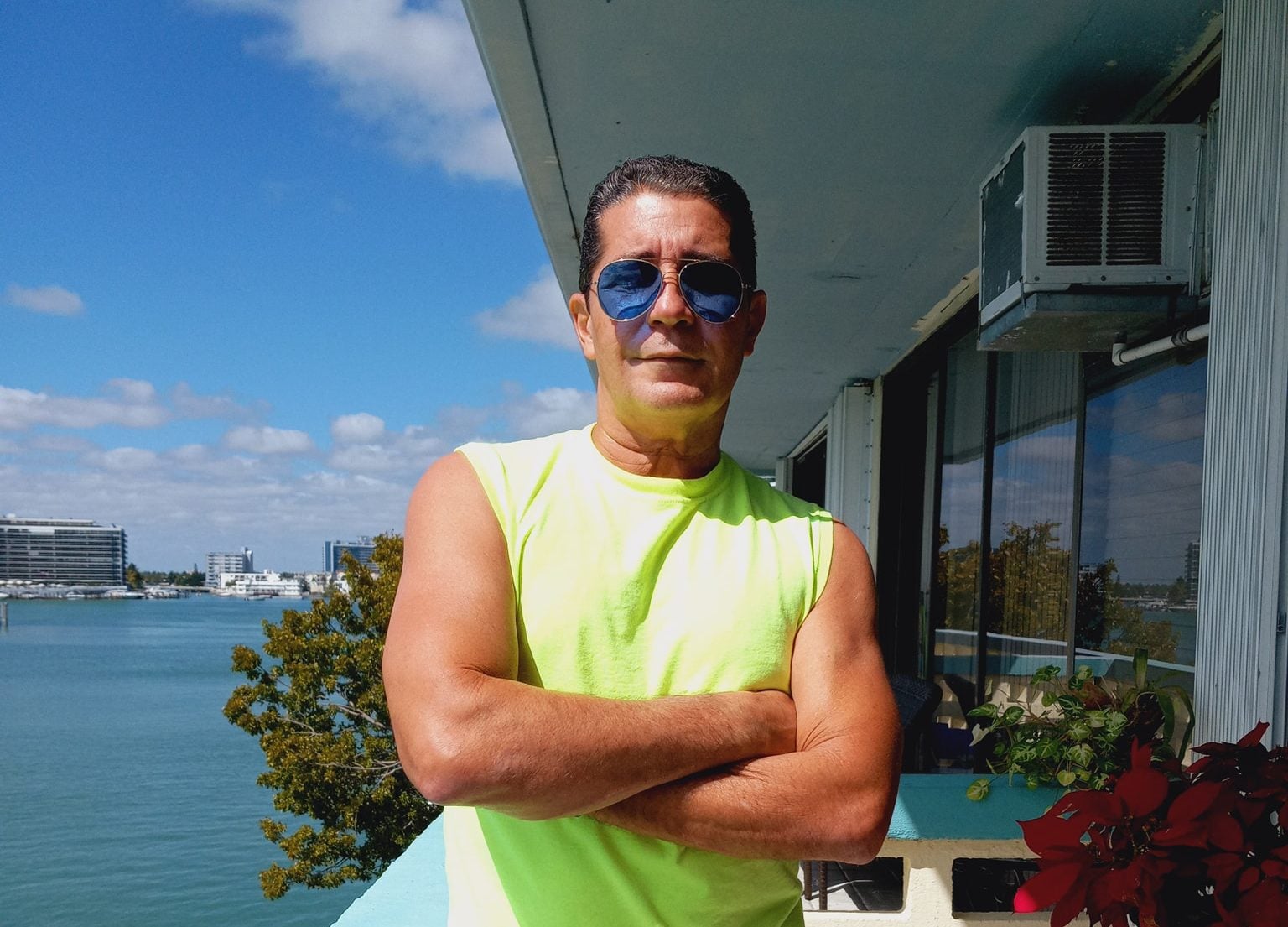 Actor Erdwin Fernández anuncia que comenzará a usar TikTok