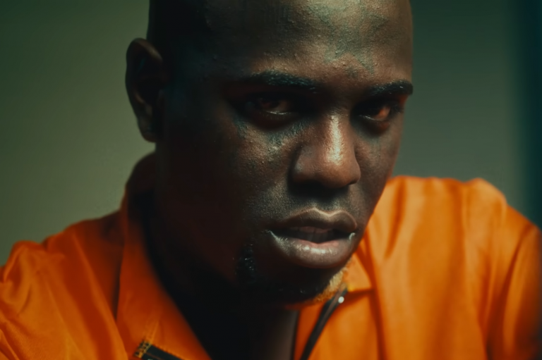 Chocolate Mc le da una bofetada a un hombre creyendo que es 'Un Martí ...