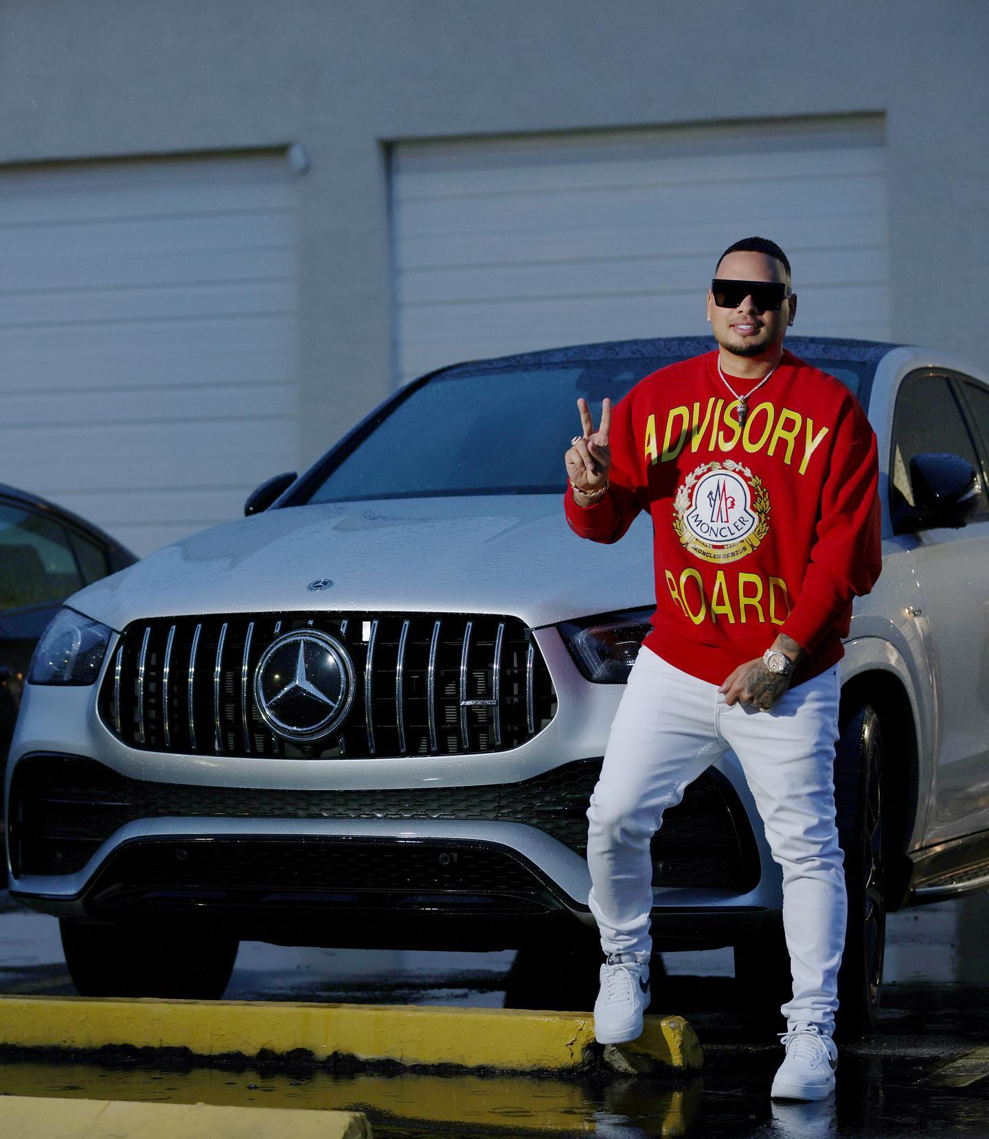 Jacob Forever recibe el premio 'Mejor Trayectoria Musical' de la ...