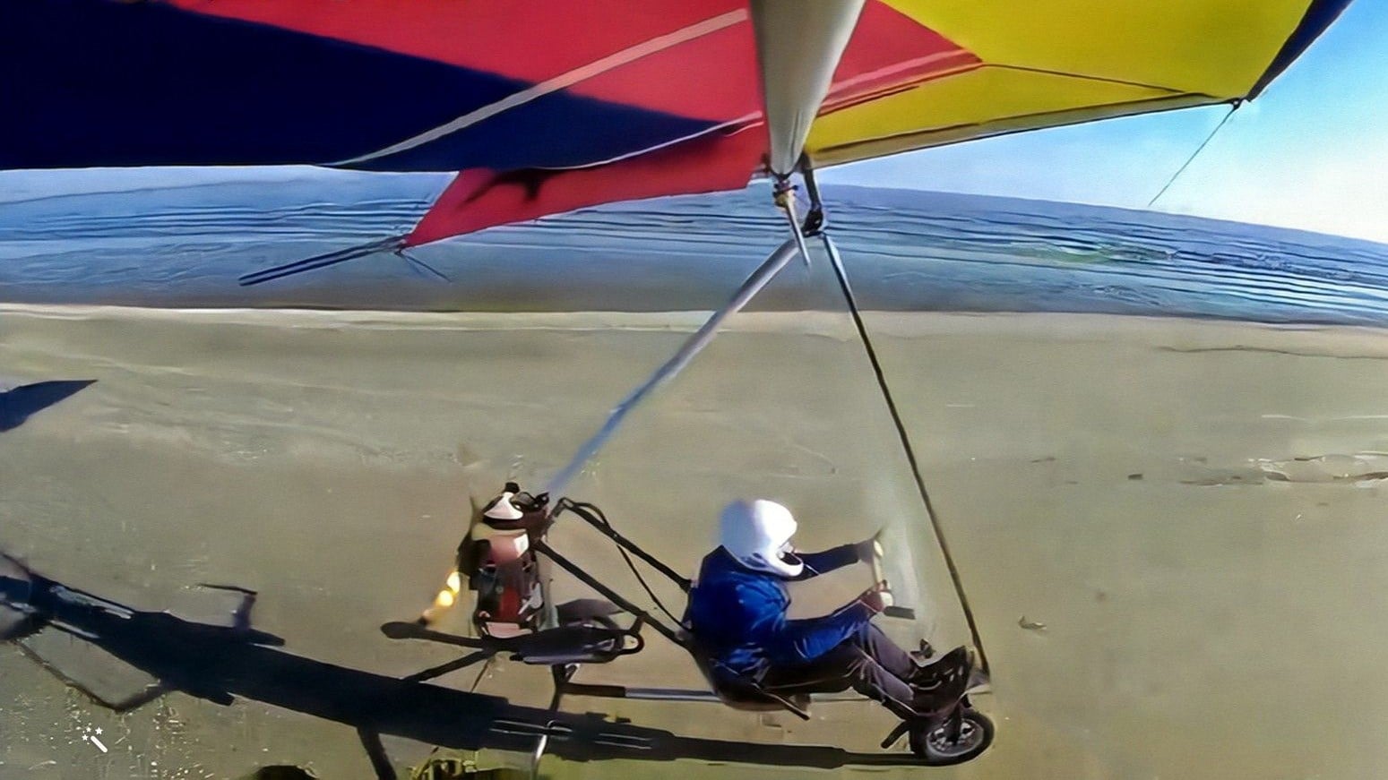 ¿Cómo es un ala delta con motor, el vehículo utilizado por dos cubanos ...