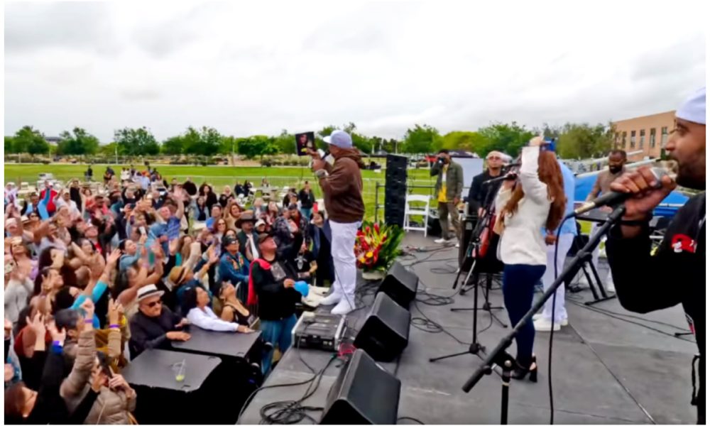 Van Van sigue la gira en Estados Unidos y dedica un emotivo momento al ...