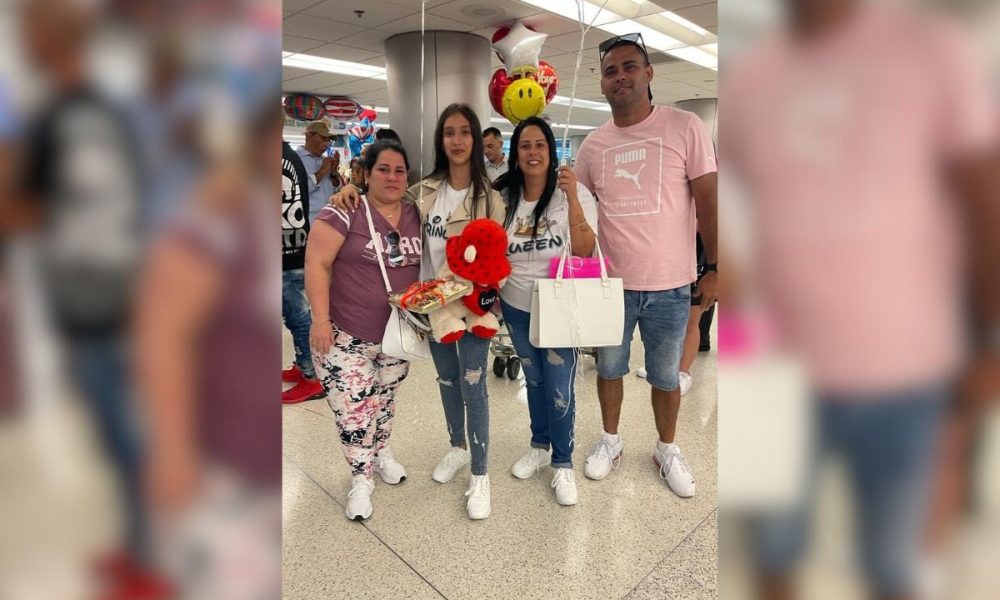 Familia cubana llega a EEUU tras esperar más de cuatro meses la ...