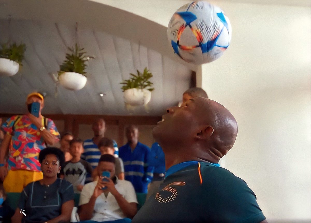 Erick Hernández con 56 años impone un nuevo récord mundial en dominio ...