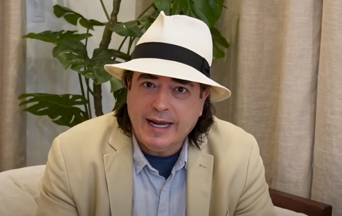 Dueño saliente de Mega TV exige a Jaime Bayly que abandone su nuevo ...