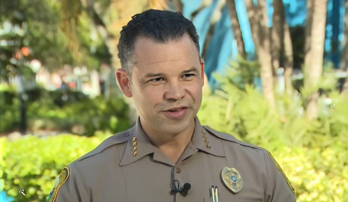 Exdirector de la policía de Miami-Dade regresa a casa luego de una ...