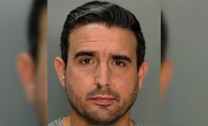 El cubano exportavoz del alcalde de Miami sale bajo fianza