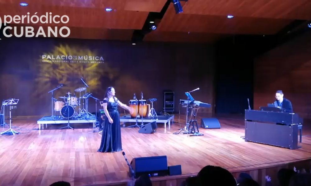 Músicos cubanos descargan con la famosa canción de Voltus V