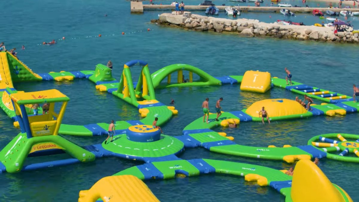 Empresa alemana planea instalar parques acuáticos inflables en Cuba