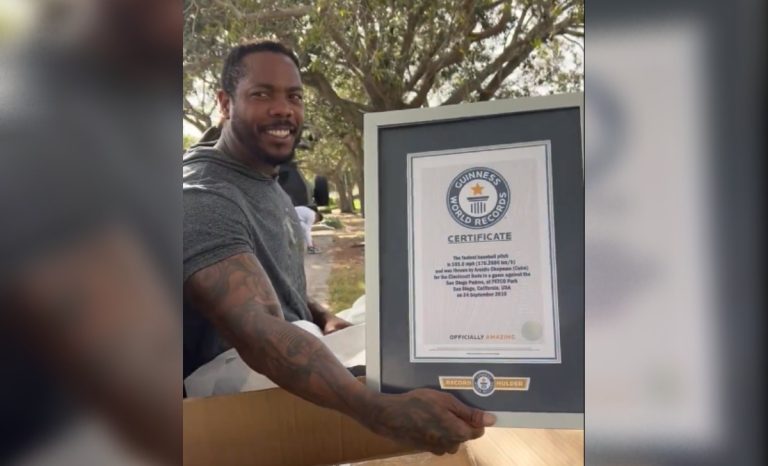 Aroldis Chapman consigue contrato millonario con los Medias Rojas de Boston