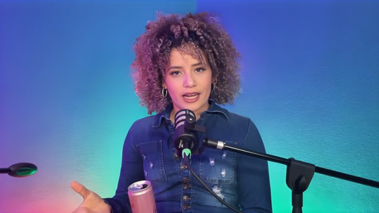 Cantante cubana Daniela Darlin celebra sus logros en EEUU