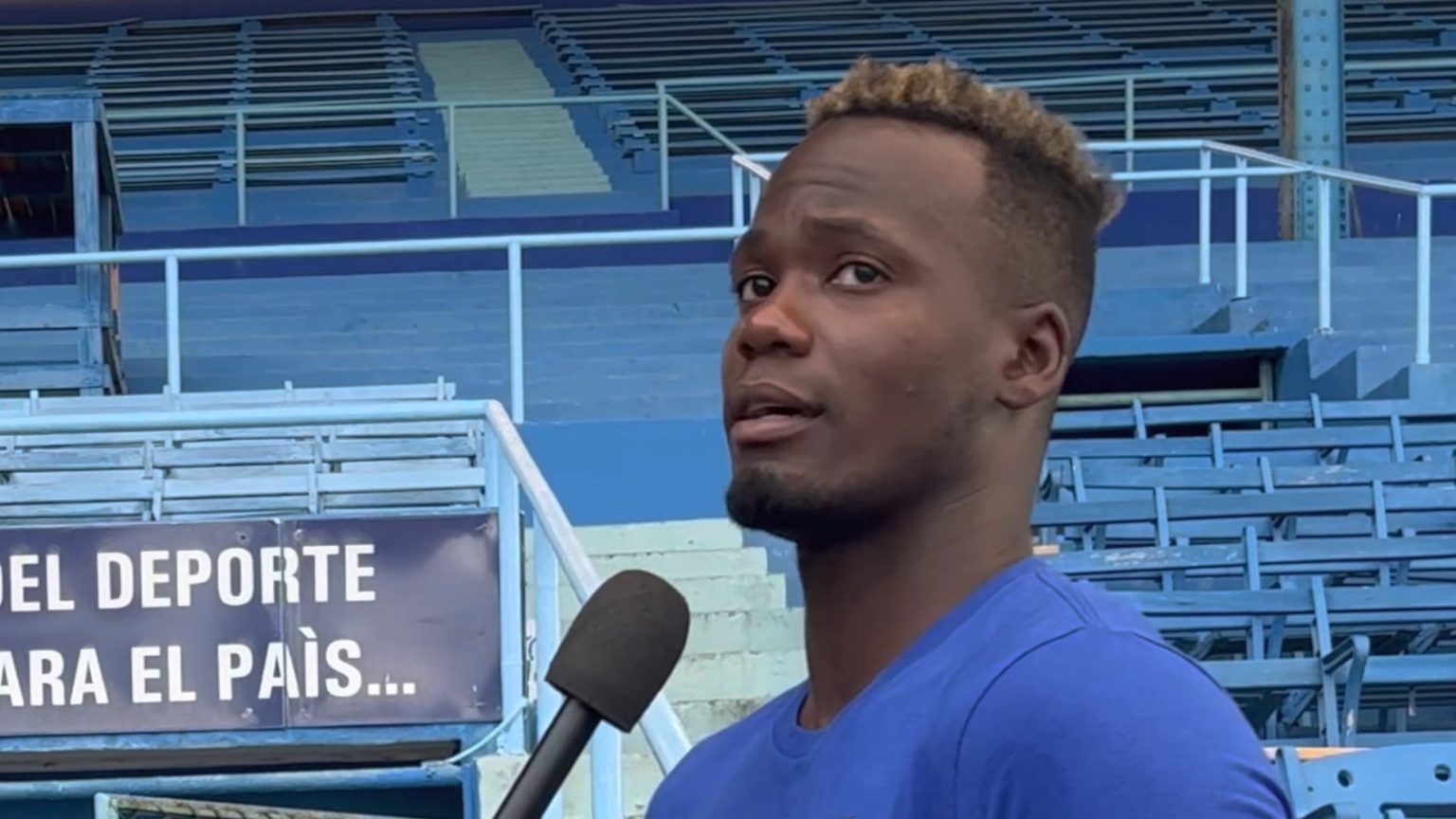 Lanzador pinareño Livan Moinelo inaugura un gimnasio privado en Cuba