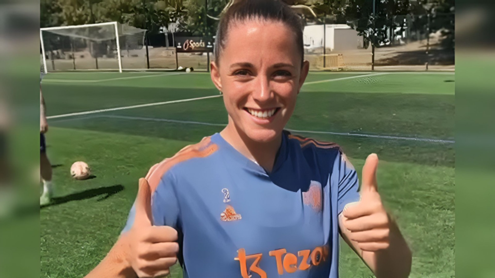 Campeona de fútbol Ona Batlle de vacaciones en La Habana