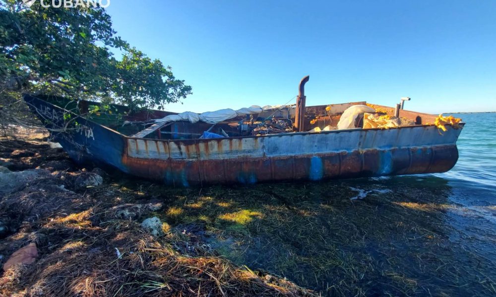 Opositor cubano enfrenta deportación con una I-220B tras llegar en ...