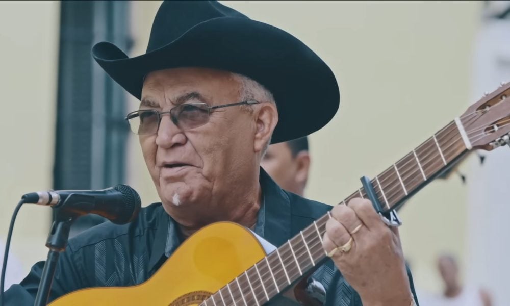 Eliades Ochoa recibió el Premio La Mar de Músicas 2024 en España