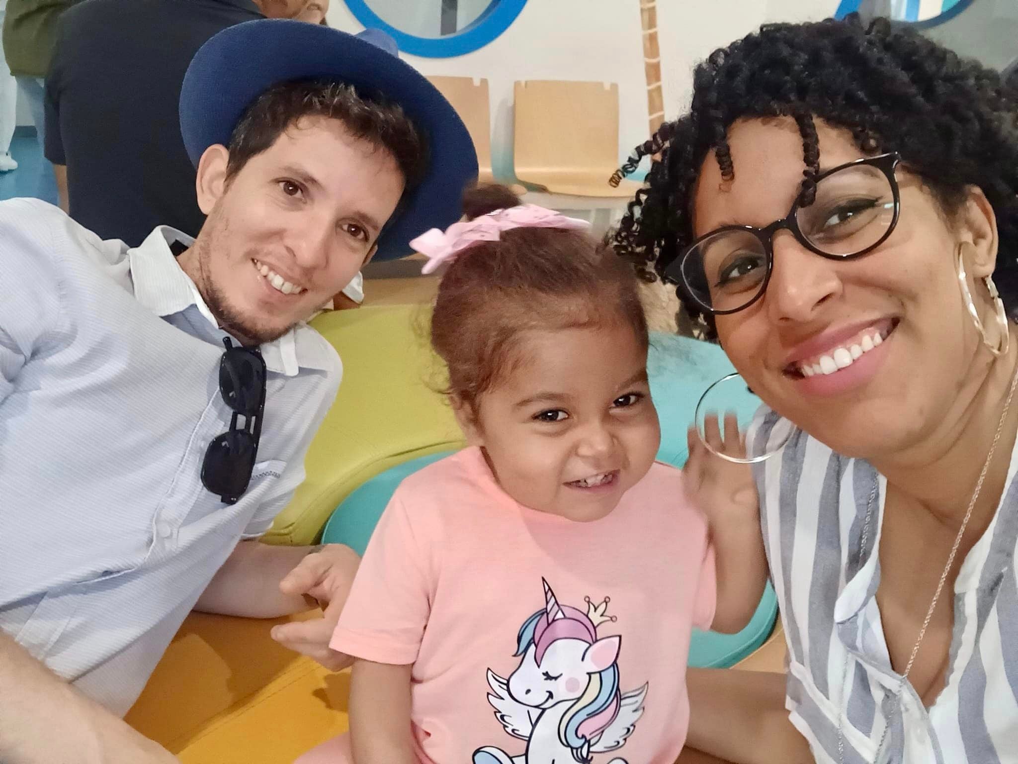 ¿Cómo sigue la niña Amanda tras su cirugía en España?