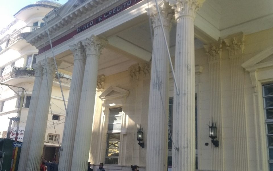 Banco cubano ofrece “descuentos especiales” al pagar con tarjeta en ...