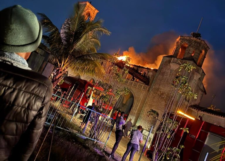 Se incendia el club ‘La Concha’ en el municipio de Playa
