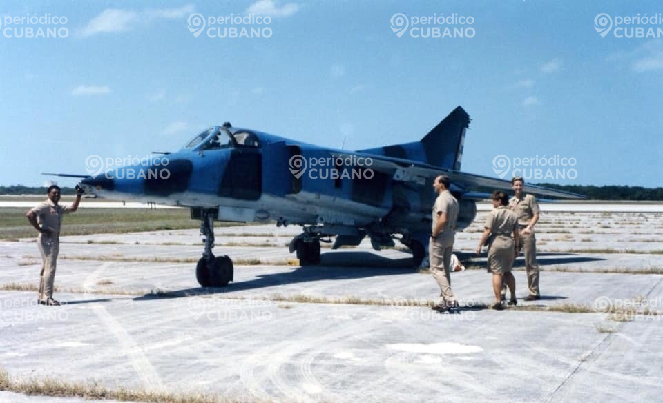 Orestes Lorenzo: el piloto que huyó de Cuba en un MiG-23 y regresó para ...
