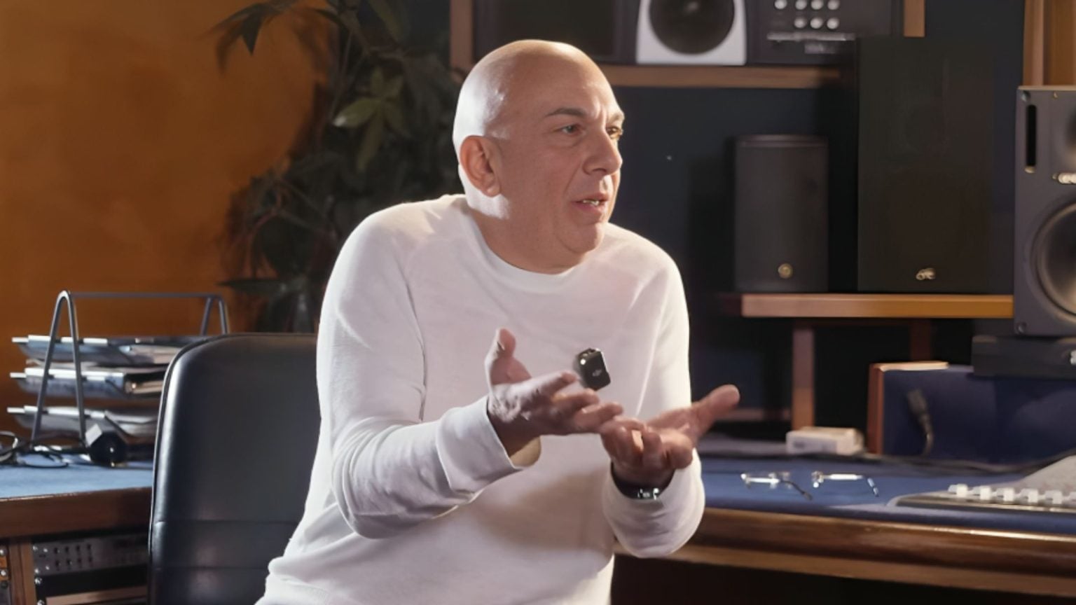 ¿Cuánto dinero factura Roberto Ferrante con la música del reparto cubano?