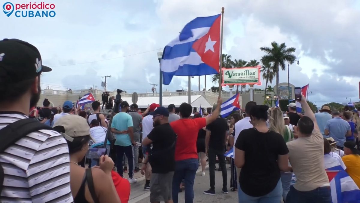 Cubanos con I-220A preocupados por las deportaciones de Trump piden un trato especial