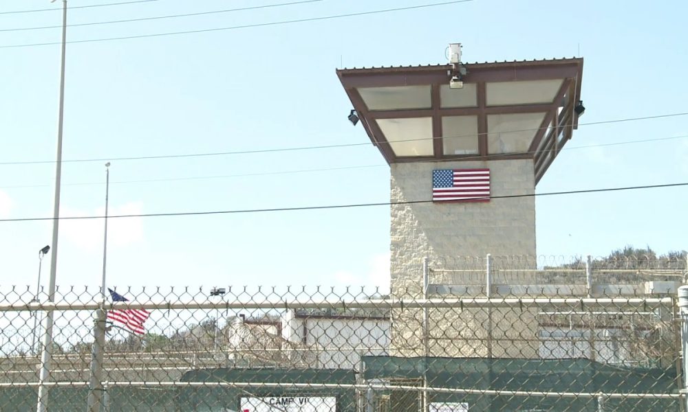 Estados Unidos realiza el primer traslado de migrantes a la base naval ...