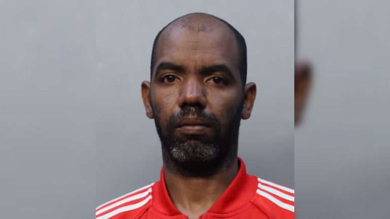 Cubano detenido por presunta agresión cuando trabajaba como conductor ...