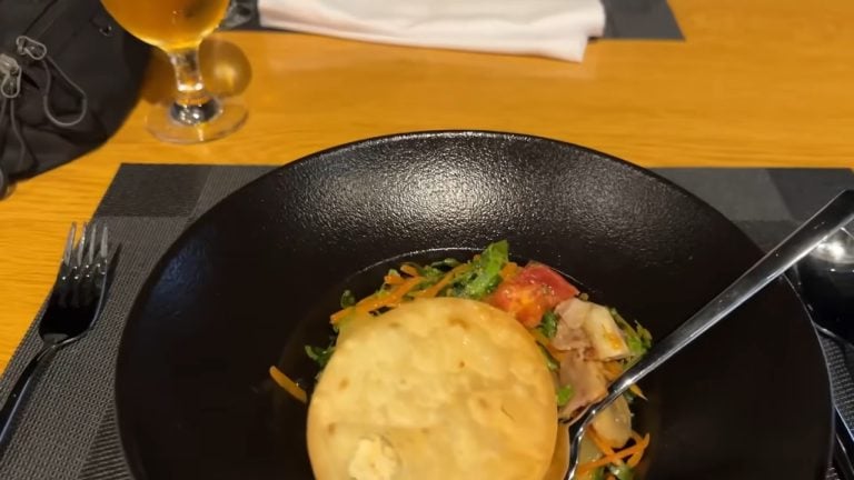 Por primera vez muestran el interior del polémico hotel Torre K del ...