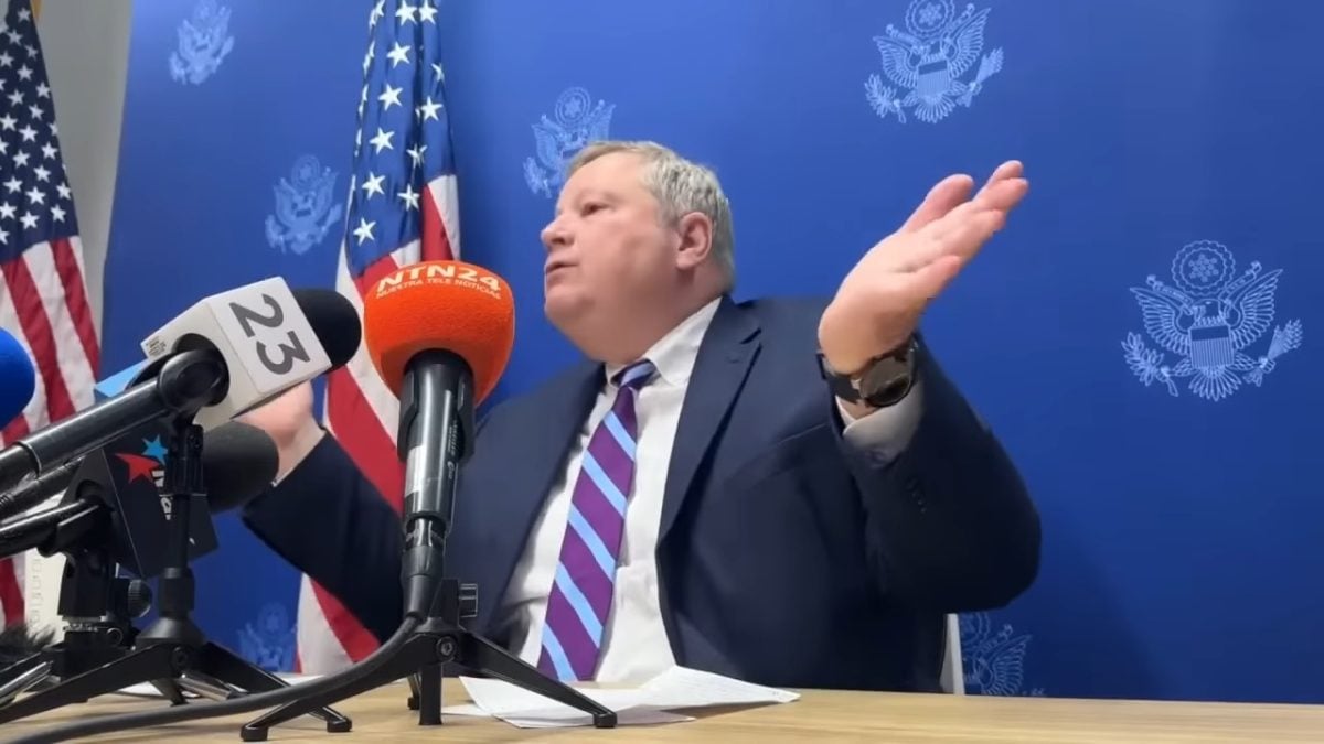 Minrex califica al embajador Mike Hammer como “mentiroso y manipulador”