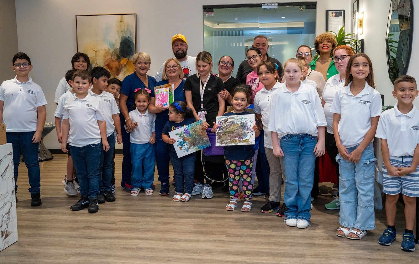 Ricky G. inspira a niños de la mano de Supreme Twins Foundation