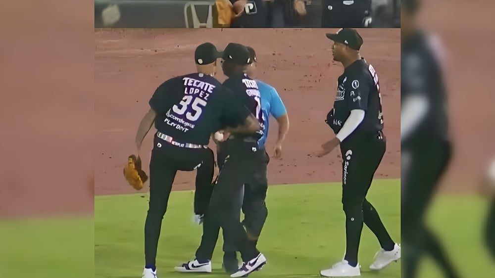 Fuerte sanción a pitcher cubano por agredir a umpires en la Liga ...