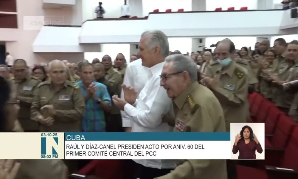 Reaparece Raúl Castro apoyado de la mano de Díaz Canel en un acto del PCC