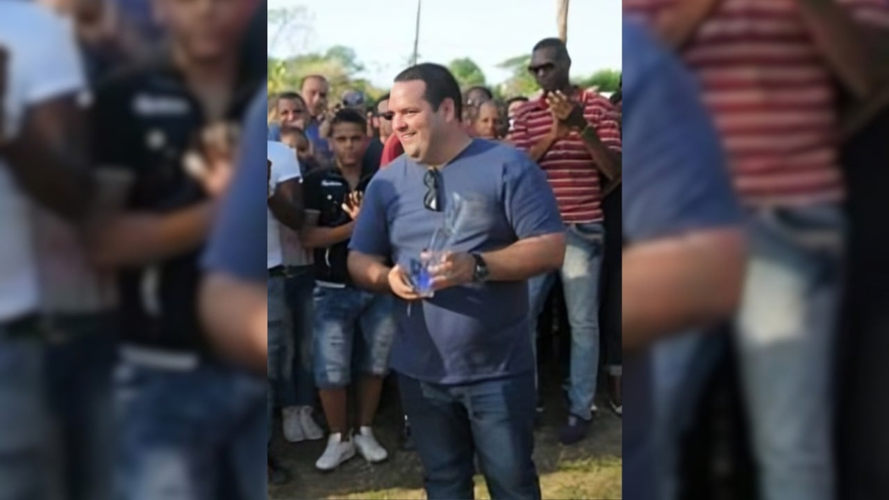 Detienen en el aeropuerto de Miami a exdirigente de la UJC que mintió ...