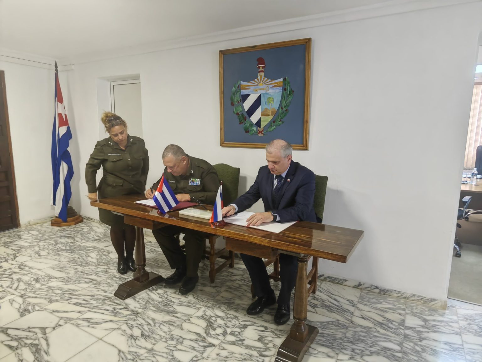 Cuba y Rusia firman acuerdo para una cooperación de servicios ...